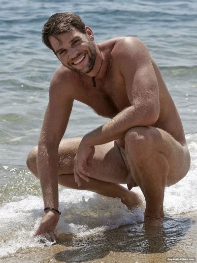 Bare Naked Nude Men Tumblr Tumbex