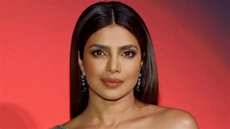 Priyanka Chopra Stuns In Figure Hugging Dress At Jonas Brothers