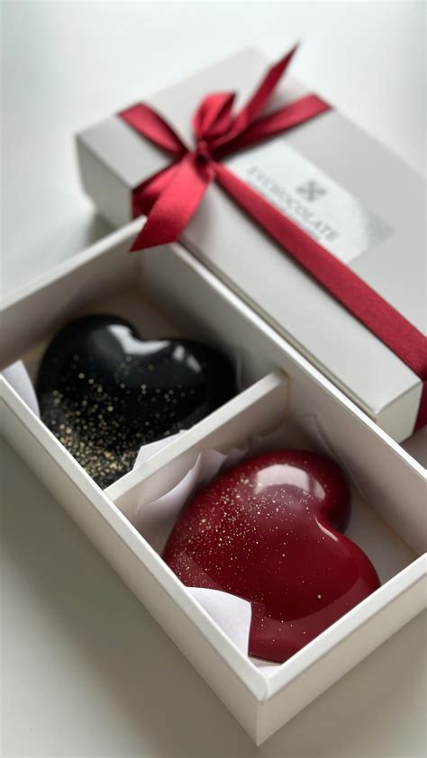 Шоколадні вироби ручної роботи Україна🇺🇦 Батончики та полуниця в чорному бельгійському