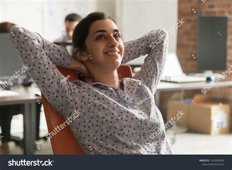 3 349 Professional Relaxed With Hands Behind Head 图片、库存照片和矢量图