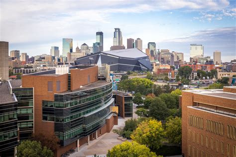 Poetsandquants For Execs Emba Spotlight At Umn Carlson A New