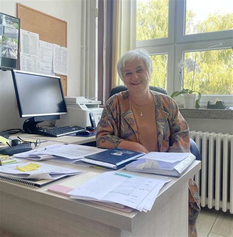 Nermina Delić Dužnost Prosvjetnih Radnika I Roditelja Je Da Mladima