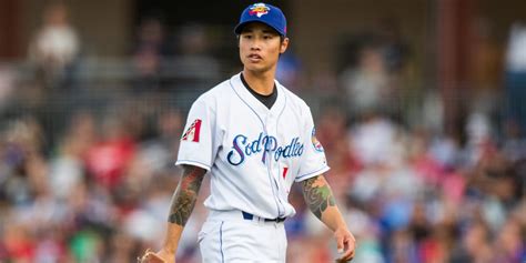 Yu Min Lin Struck In Face By Foul Ball Needs Surgery
