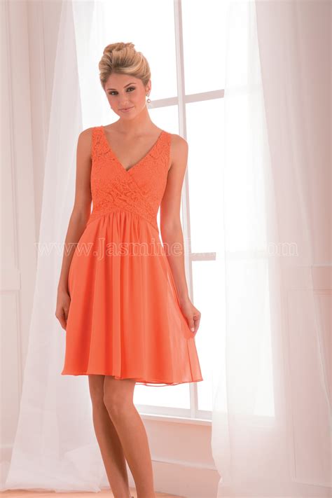 Seasonal Elegance A Guide To Selecting Evening Dresses For Every Time
