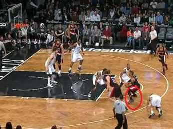How Could Ref Make 3 Point Call On This Damian Lillard Shot Video