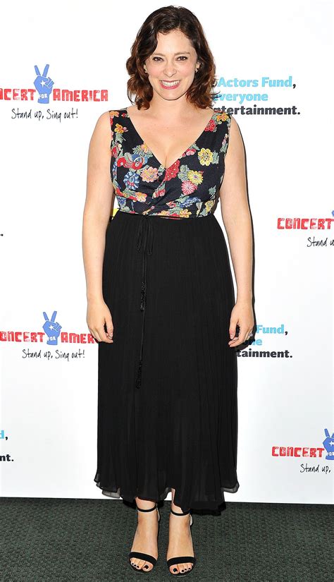 Rachel Bloom How Much Crazy Ex Girlfriend Star Really Makes