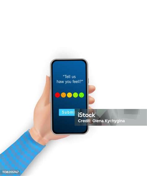 피드백 개념입니다 모바일 앱에 대 한 고객 만족 또는 서비스 품질 설문 조사 이모티콘 아이콘 세트 흰색 배경에 고립 된 스마트