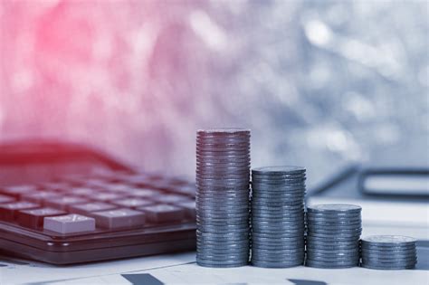 동전 스택 그리고 작업 테이블 사업 비전 및 금융 분석 개념 계획에 계산기와 재무 그래프 종이 시트 개념에 대한 스톡 사진 및 기타 이미지 Istock