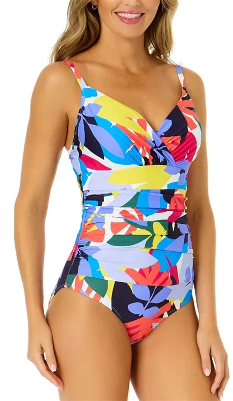 Stylish Swimsuits For Women Over 60 By Body Type Blue Hare