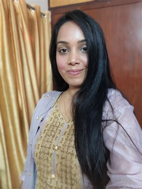 Dont Buy Gold Right Now Its Peak Season And Prices Are Off The Roof My Mom Said When I Said