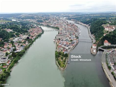 다뉴브 강의 합류점에 누워있는 파사우의 공중 전망 독일 파사우에 대한 스톡 사진 및 기타 이미지 파사우 다뉴브 강 0명 Istock