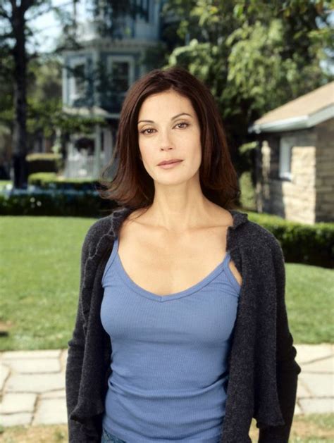 Desperate Housewives Teri Hatcher As Susan Mayer Dvdbash Desperate