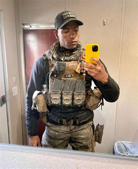Elliot Knight Gaz Garrick Call Of Duty Call Off Duty Call Of Duty
