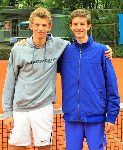 Zoske Und Squire Für Deutschland Tennis Bezirk 3 Düsseldorf