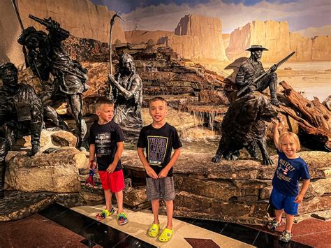 Top 5 Reasons To Stay At The Drury Plaza Hotel At The Arch Loving