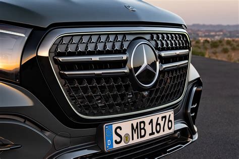 2027 Mercedes Benz Gls Overhaul Moves The Goalposts For Luxury Suvs