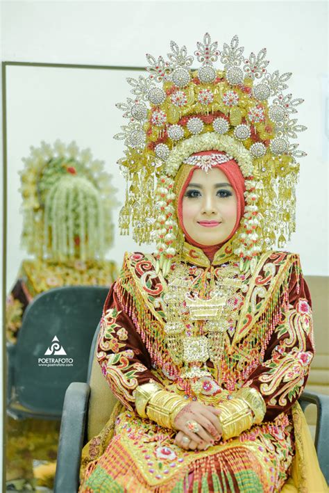 Baju Adat Minang Perempuan Keindahan Dan Makna Di Hari Pernikahan