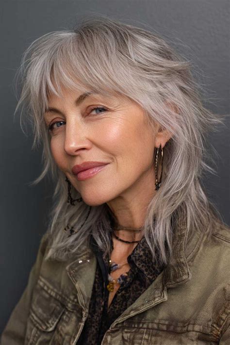 Flattering And Fabulous 12 Very Layered Medium Hairstyles Perfect For