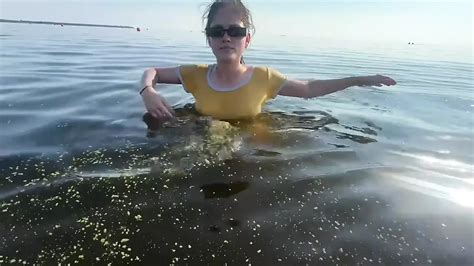Beeindruckend Ich Traf Meine Jüngere Stiefschwester Am Strand Wurde
