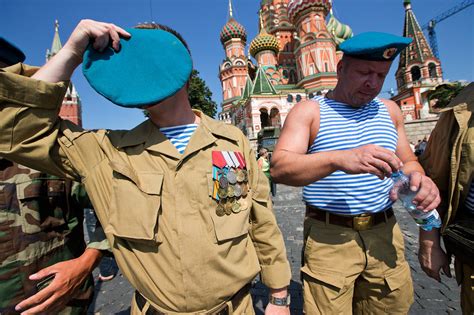 День ВДВ на Васильевском спуске в Москве: drugoi — LiveJournal