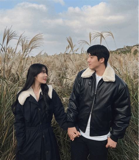 안감전체퍼 겨울 밍크 퍼 카라 트렌치코트 가죽자켓 봄버자켓 커플룩 시밀러룩 데이트룩 신혼여행 에이블리