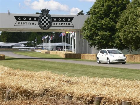 2012 Nissan Leaf To Re Attempt Reversing World Record At Goodwood