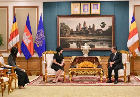 សម្តេចតេជោ ហ៊ុន សែន ប្រមុខរដ្ឋស្តីទី