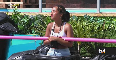 Lara Moniz Surpreende E Encanta Colegas A Cantar Tema De Adele O