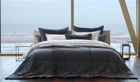 Luxury Bedding For Exceptional Sleep Villas Decoration