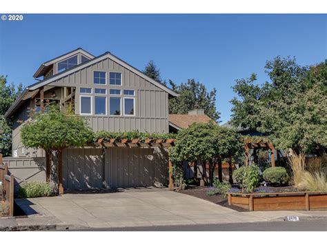 2470 Lawrence St Eugene Or 97405 Redfin