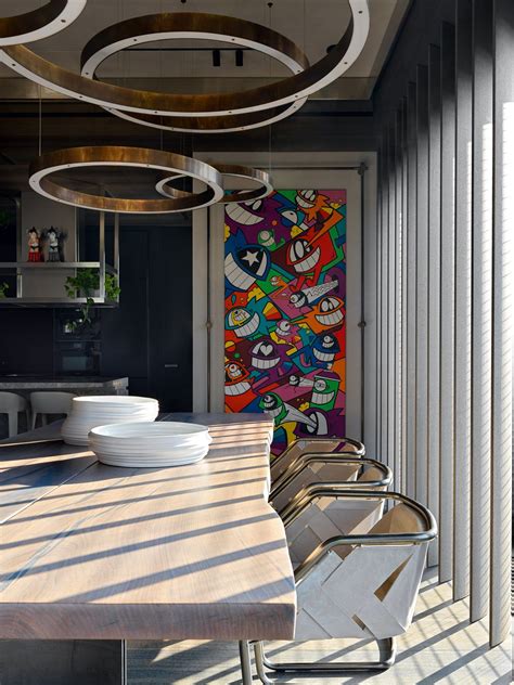 В гостях у рэпера Тимати квартира с коллекцией современного искусства в Москве Idee