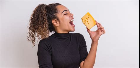Full Fat Or Low Fat Cheese And Milk A Dietitian On Which Is Better