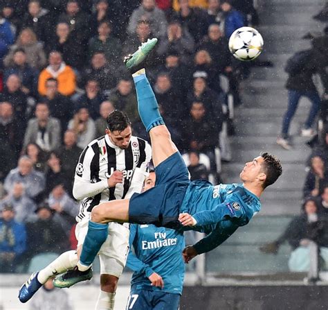 Ronaldo Bicycle Kick 