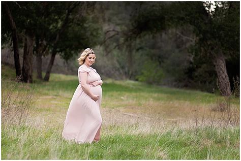 Beccas Romantic Maternity Portraits In The Woods Just Maggie Photography