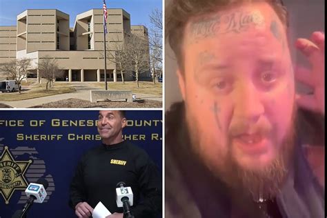 Michigan Teen Has Senior Pictures Taken At Local Taco Bell