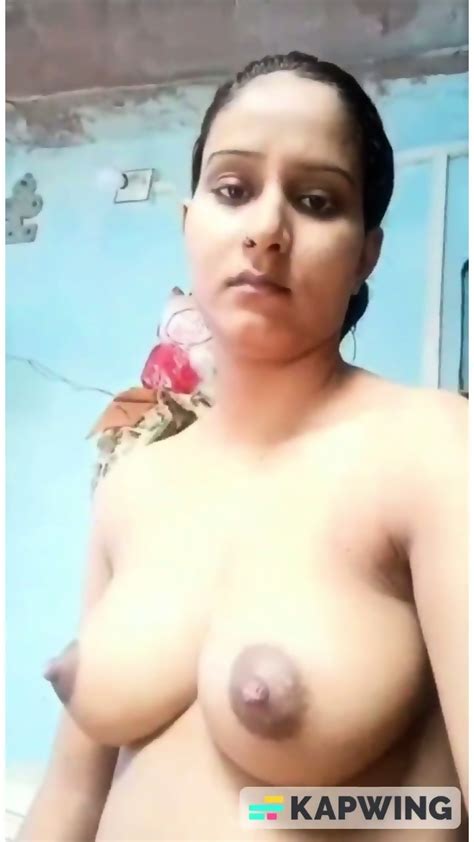 Shaadi Se Ek Raat Pehle Hi Apne Hubby Ke Liye Video Bana Rahi Hai