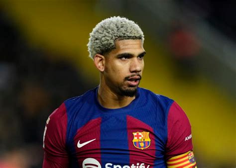 طعنه رونالد آرائوخو در اینستاگرام عکس بارسانیوز