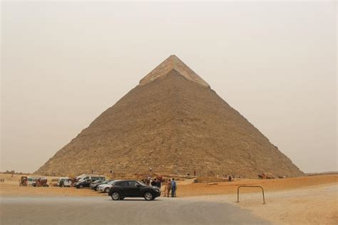 정교하면서도 거대한 무덤인 이집트 기자 피라미드 두피디아 여행기