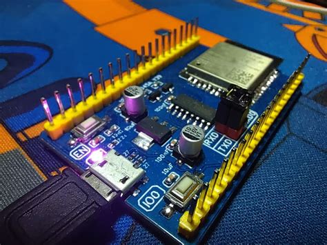 Esp32 Wroom 32最小系统（带下载器） 立创开源硬件平台