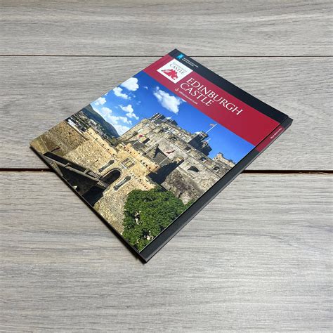 Official Edinburgh Castle Guidebook Various Languages — Historic