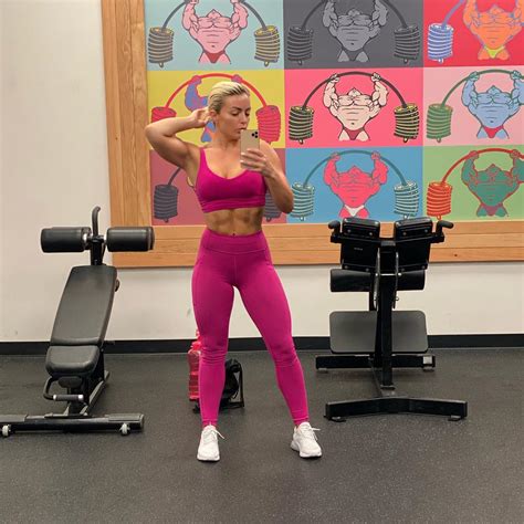 Mandy Rose Scrolller