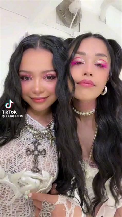 Bella Poarch Mädels