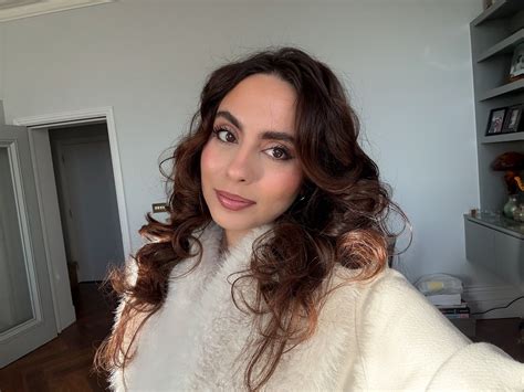 ‎nadia نادیا‎ The New Easy Blur By Hudabeauty And I Am Truly