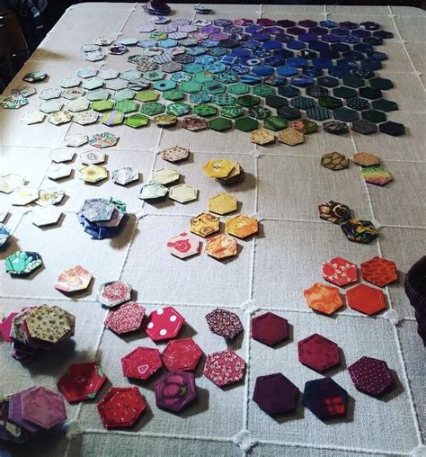 Pin By Tami Yee On English Paper Piecing Hexagon Patchwork Hexie Quilt Paper Piecing