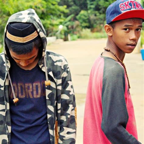 Stream Thoyib Andi Wijaya Listen To Farid Harja Playlist Online For