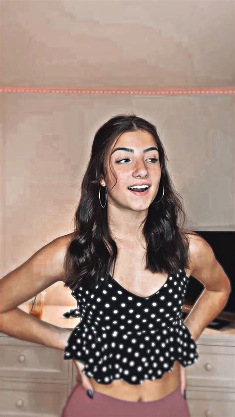 Pin Su Charli Damelio