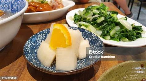 맛있는 맛있는 중국과 대만 음식 튀긴 녹색 채소 두부와 무 대만 레스토랑의 전통 음식 길거리 음식 0명에 대한 스톡 사진 및 기타 이미지 Istock