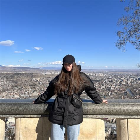 Violetta Is On Couchsurfing Couchsurfing