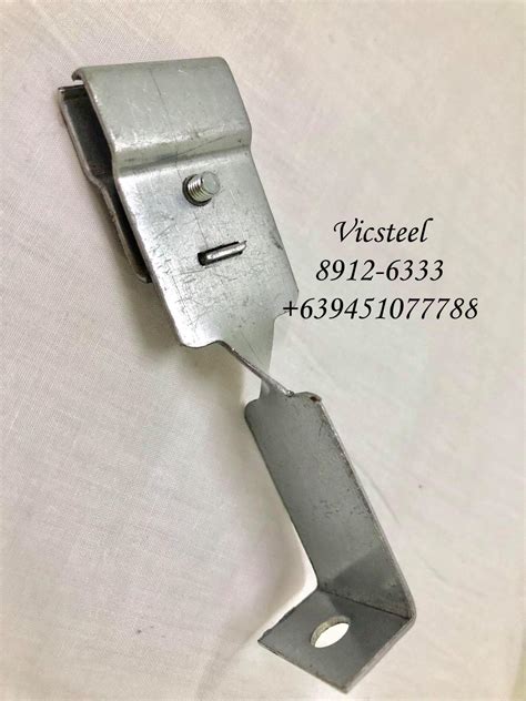 Tee Runner Clip Twisted Hanger Per Piece Lazada Ph