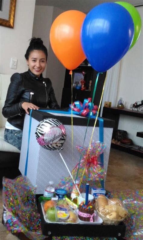Desayuno Sorpresa Cumpleaños En Caja Mágica Con Globos Con Helio Lo